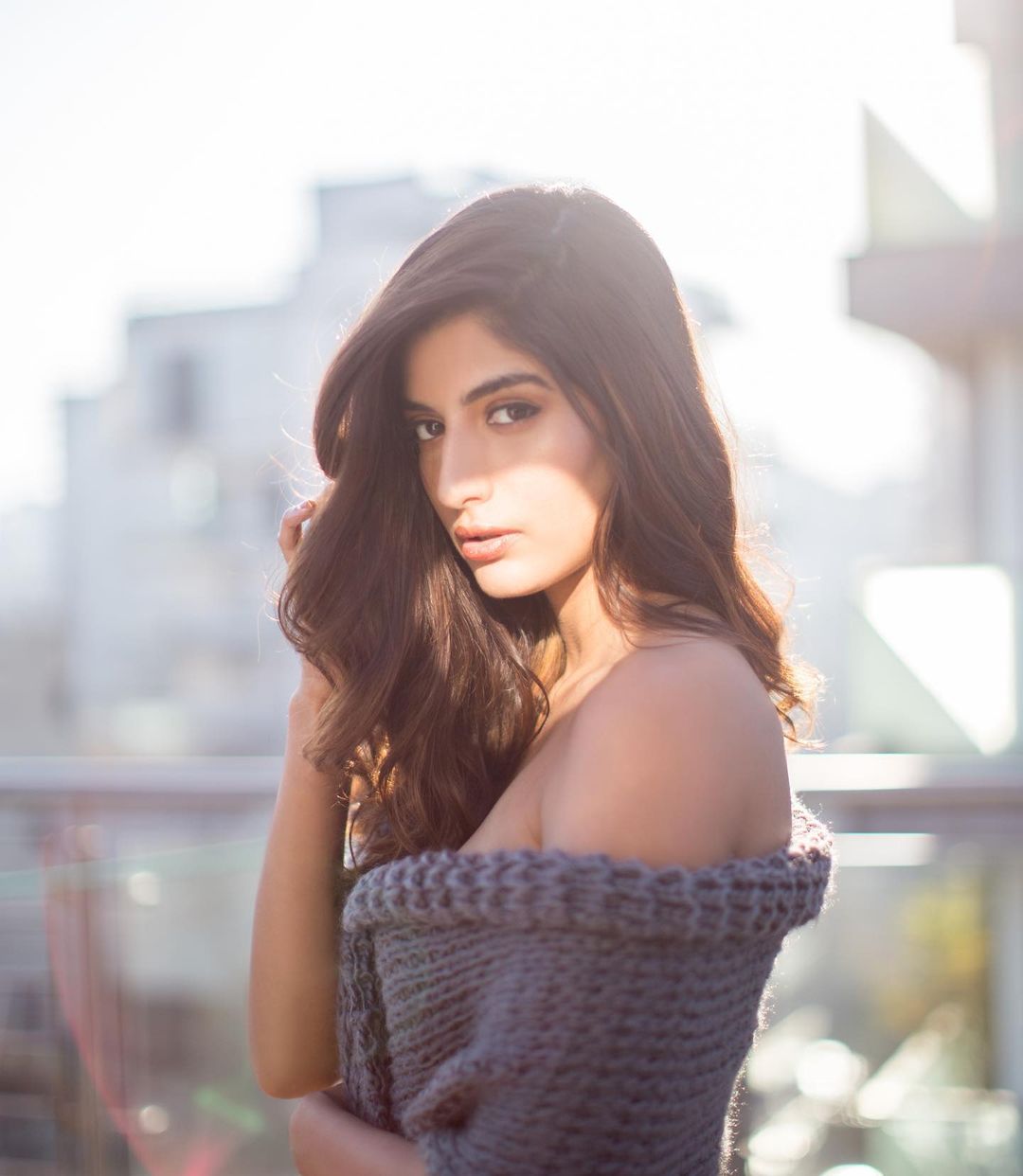 बॉलीवुड के इस खलनायक की बेटी की खूबसूरती के आगे सब फेल, तस्वीरें देख ...